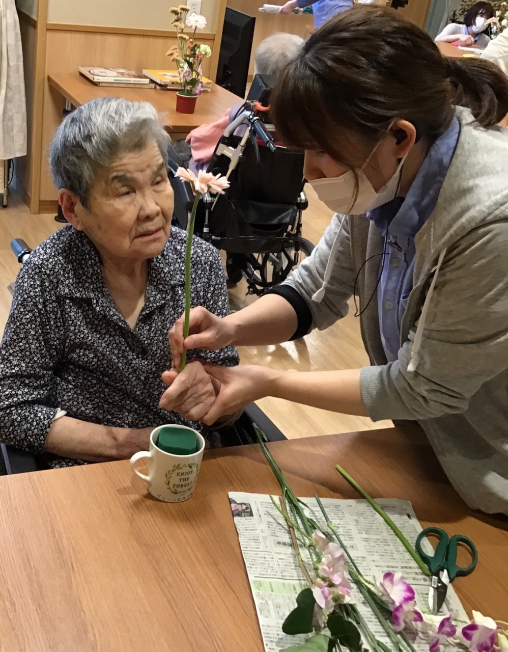 野の空北ユニット フラワーアレンジメントに参加しました♫ - コラム - 施設ブログ - 社会福祉法人慶成会（浜松市・介護施設運営）